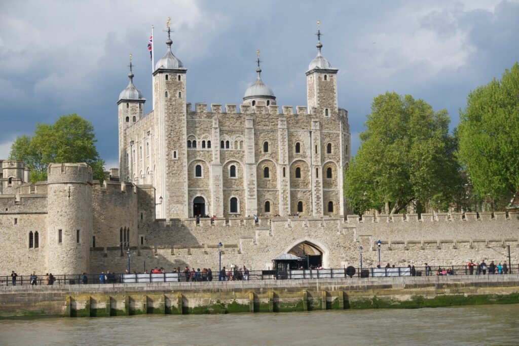 Touring The Iconic Historical Landmarks Of The UK - Public Hub